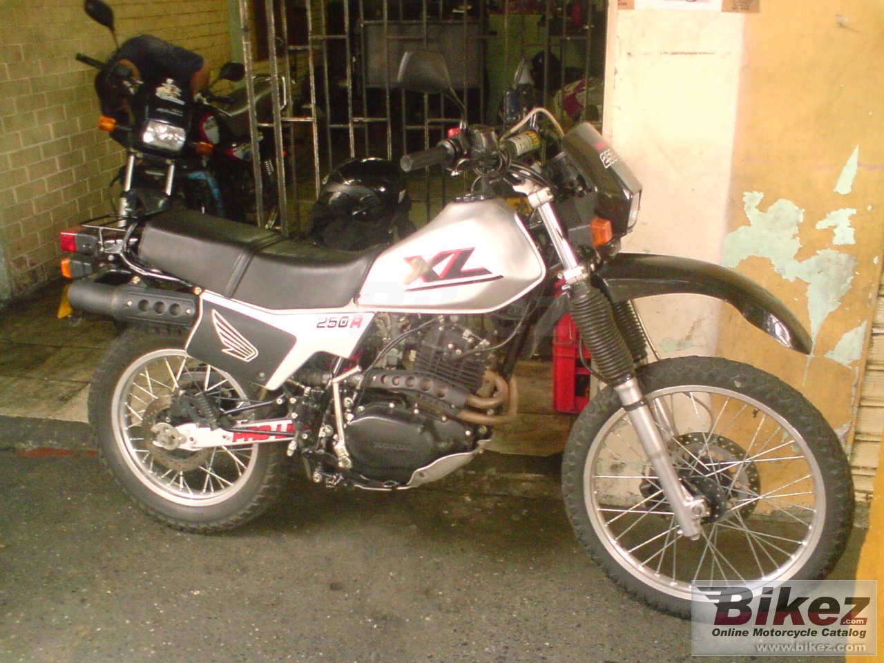 honda-xl-250-r-poster